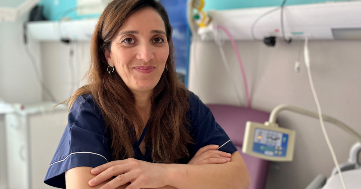 Portrait : Nassima, agent de service hospitalier (ASH) | Hôpital ...